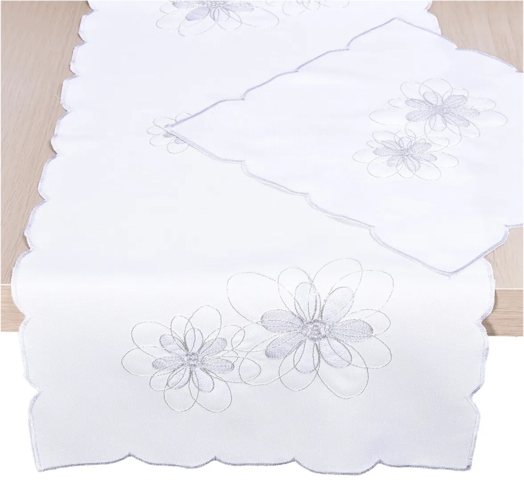 Ubrus celoroční, Stříbrno šedé květy vyšívané, bílý 30 x 45 cm