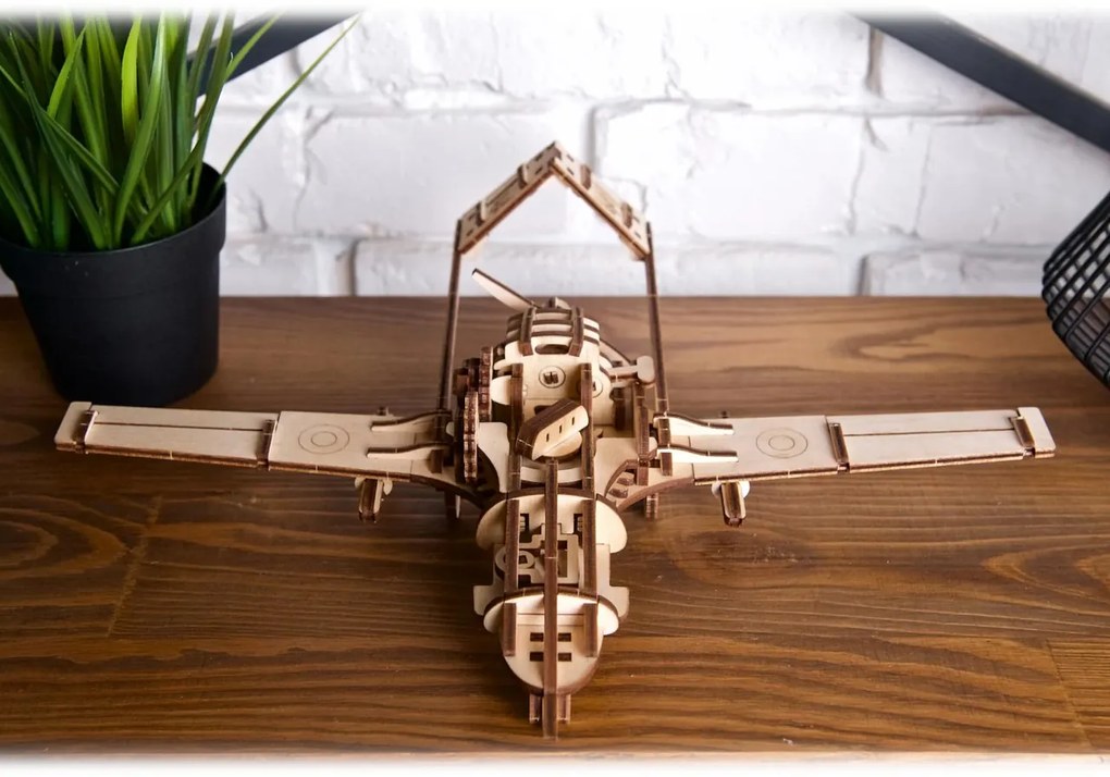 Ugears 3D dřevěné mechanické puzzle Bojový dron Bayraktar TB2