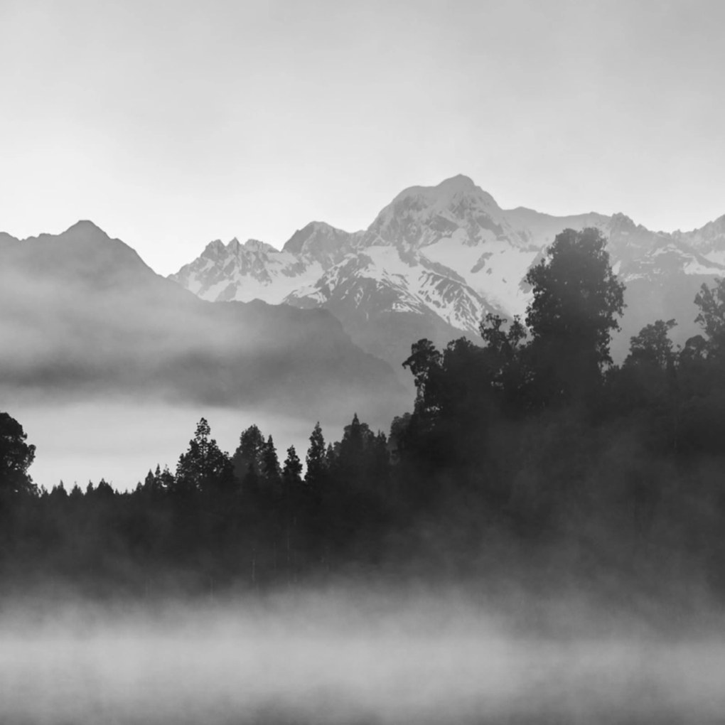 Malvis ® Tapeta Černobílé horské jezero Vel. (šířka x výška): 288 x 200 cm