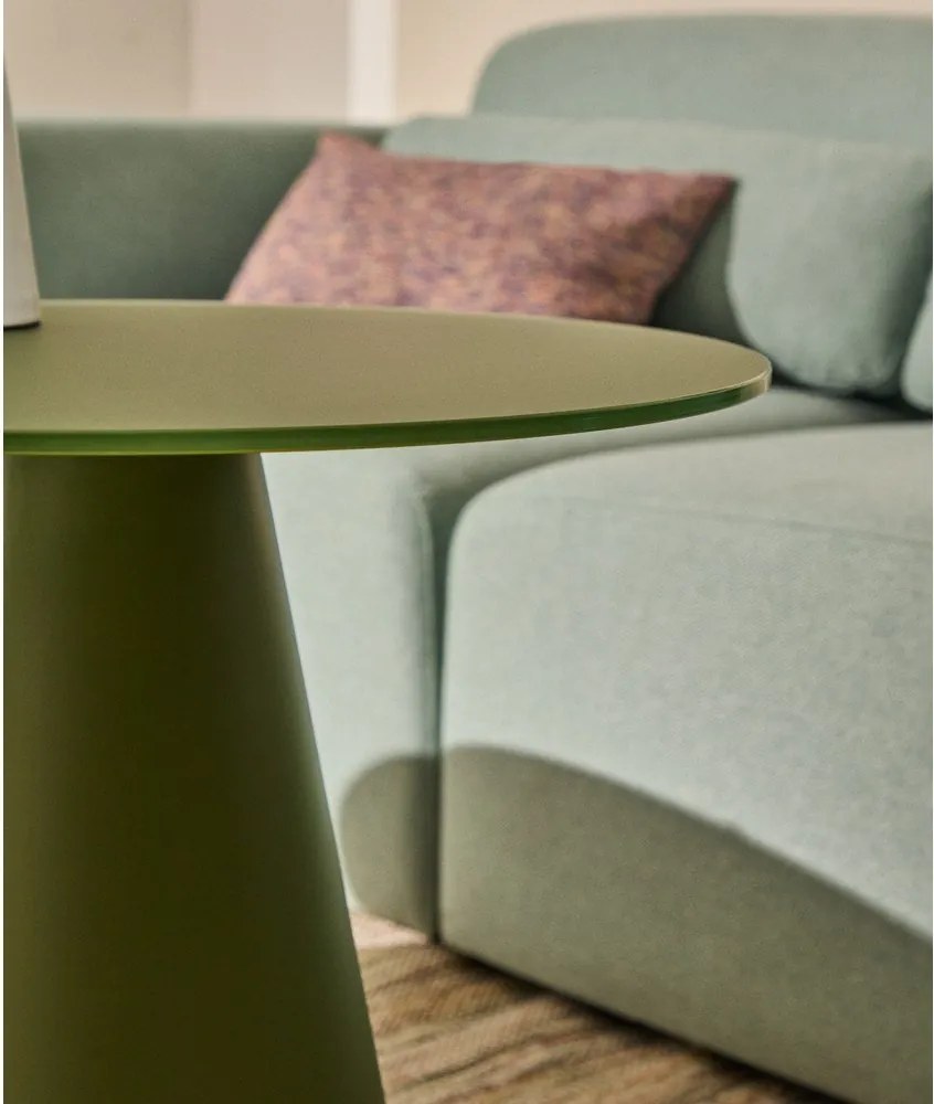 Kulatý odkládací stolek se skleněnou deskou ø 50 cm Wilshire – Kave Home