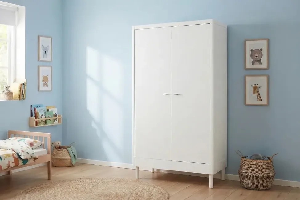 Dvoudveřová šatní skříň Forrest z masivního buku bílá 100 cm
