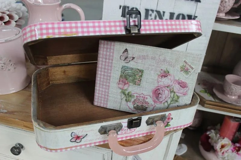 Růžově krémový dřevěný dekorační kufřík 35cm