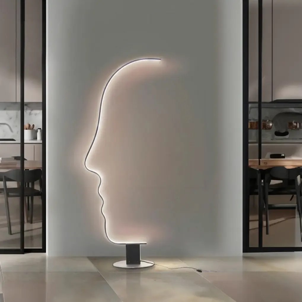 Designová stojací lampa Face