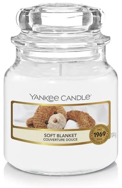 Yankee Candle - vonná svíčka Soft Blanket (Jemná přikrývka) 104g
