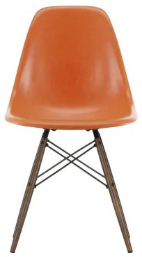 Eames Fiberglass chair DSW tmavě lakovaný javor oranžová Vitra