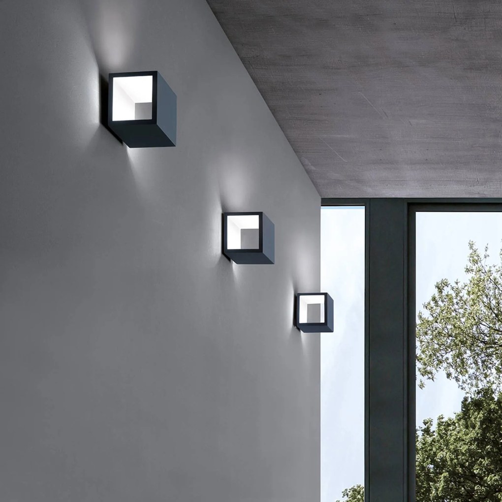 Nástěnné svítidlo ICONE Cubò LED, 10 W, titan/bílá