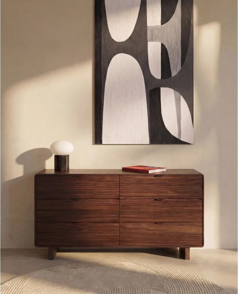 Komoda v dekoru ořechu v tmavě přírodní barvě 120x75x50 cm Norlen – Kave Home