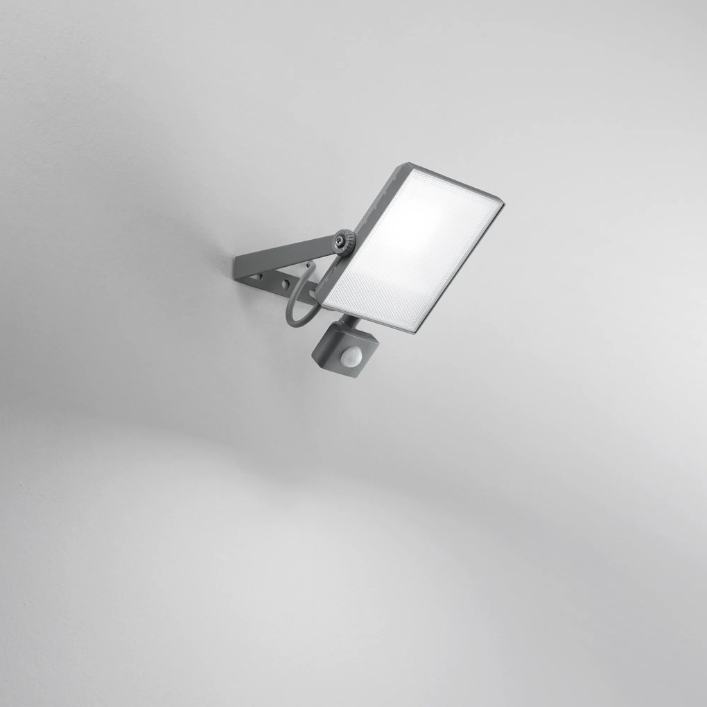 FAN LED-AXEL-30-SIL Venkovní reflektor LED, 30 W, CCT, stříbrná, IP65 - FANEUROPE