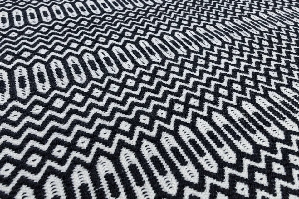 Tribeca Design Kusový koberec Bolla Black Rozměry: 160x230 cm
