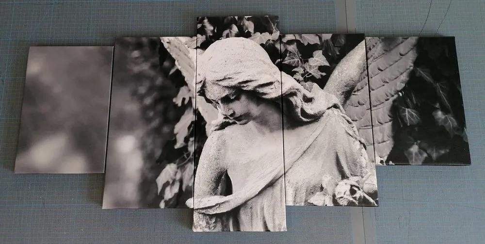 5-dílný obraz socha anděla v černobílém provedení - 100x50 cm