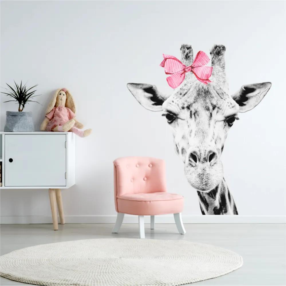 Samolepka na zeď - žirafa s mašličkou Velikost: S, laminát: lesklý