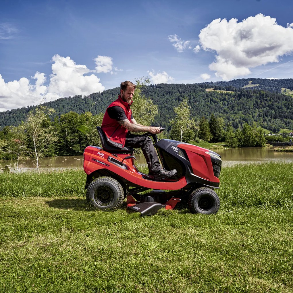 Benzínový zahradní traktor Solo by AL-KO T18-111.4 HDS-A V2 Comfort (bez koše, boční výho trávy) - SLEVA !