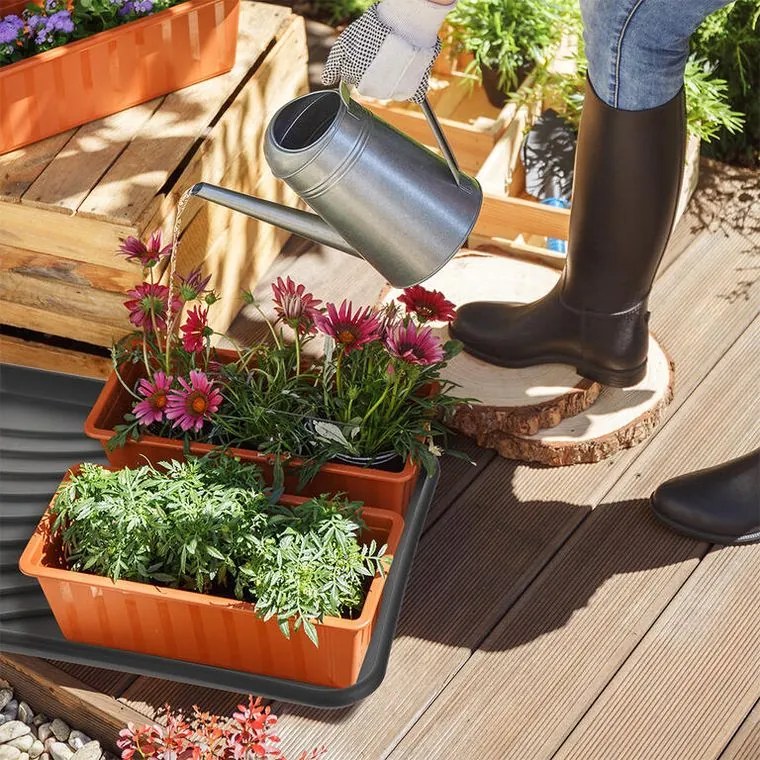 Plastový odkapávač na boty