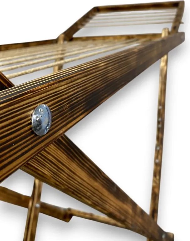 Designový dřevěný sušák na prádlo – ruční výroba, velký skládací, volně stojící, tmavý