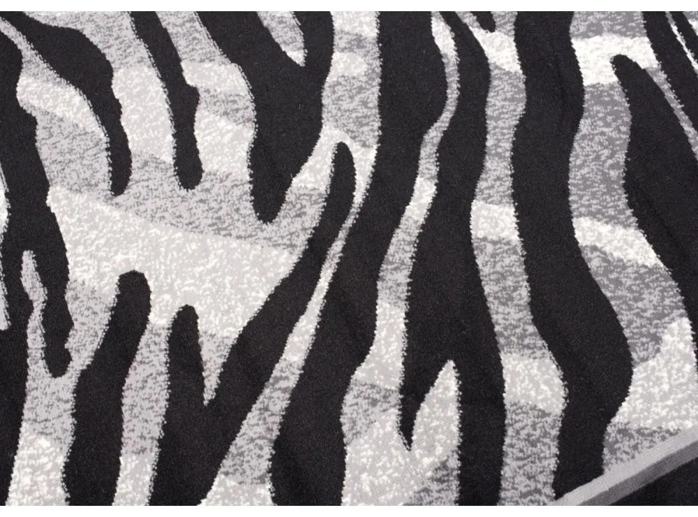 Kusový koberec PP Trio černý atyp 70x300cm