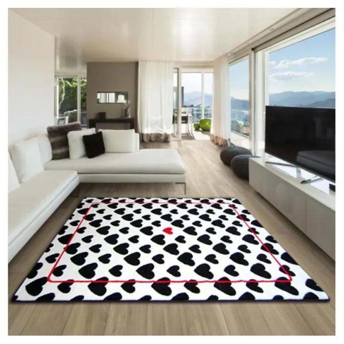 Kusový koberec Srdíčka bílý 180x270cm