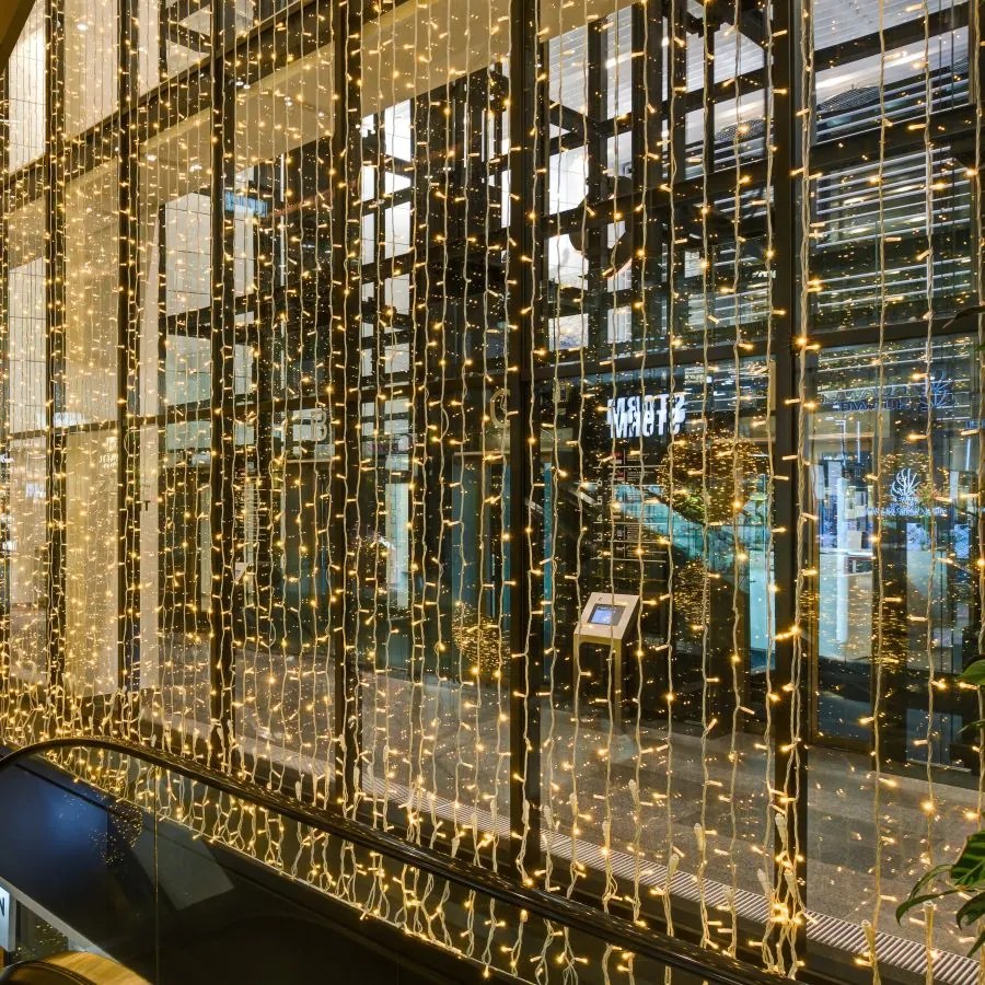 Easy Fix LED světelný závěs venkovní, 100 × 1200 cm, teple bílá s FLASH, 1200 diod, bílý kabel, IP67, prodlužovací