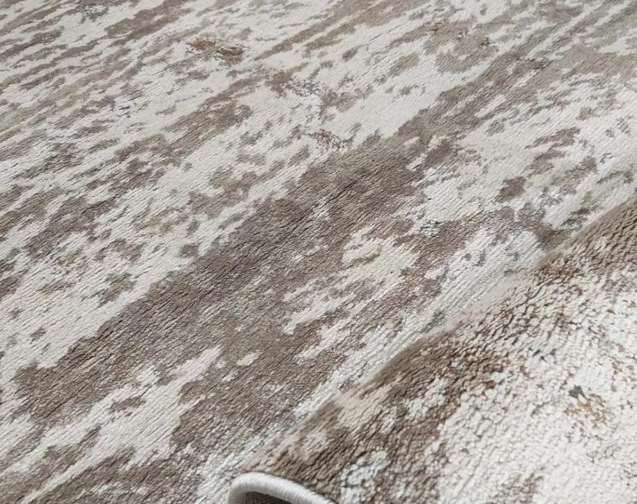 Béžový moderní koberec s jem ným vzorem