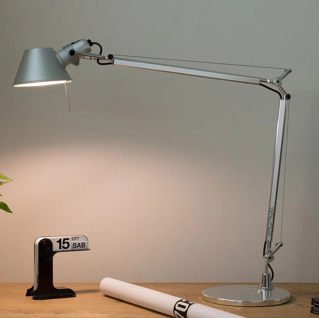 Artemide Tolomeo Tavolo LED, hliníková stolní lampa se stmívačem, 8W LED 3000K, 78+64cm