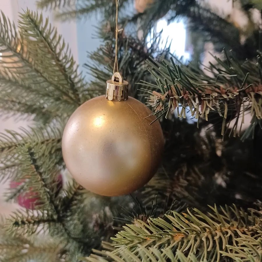 Sada vánočních ozdob zlaté 6 cm plastové koule, balení 24 ks
