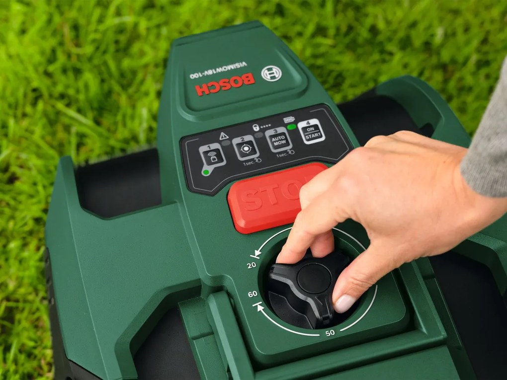 BOSCH Robotická sekačka AKU Visimow 18V-100, náhradní nože 0.600.8E1.002 (1 × 4 Ah)