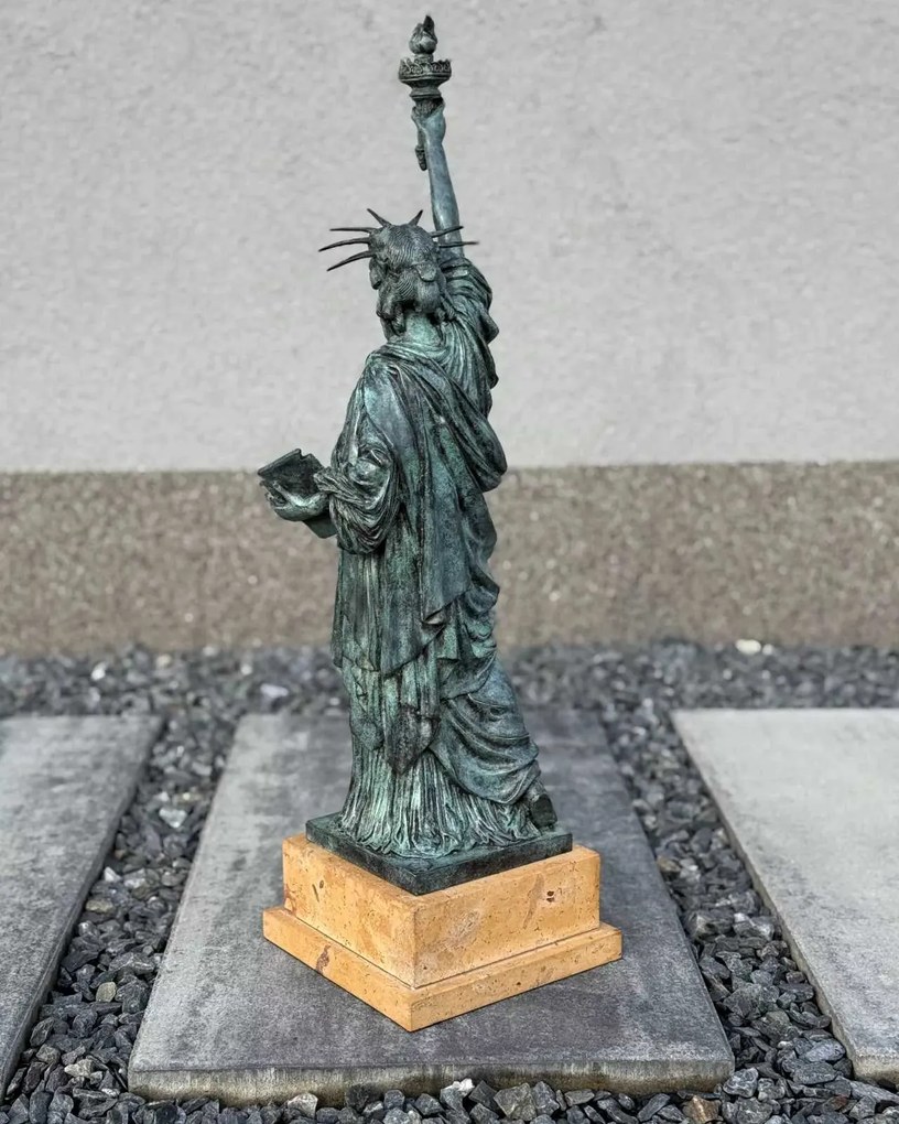 Bronzová socha - Lady Liberty USA