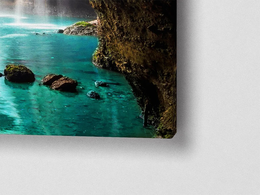 Obraz pohled na vodopád Rozměr: 150 x 100 cm