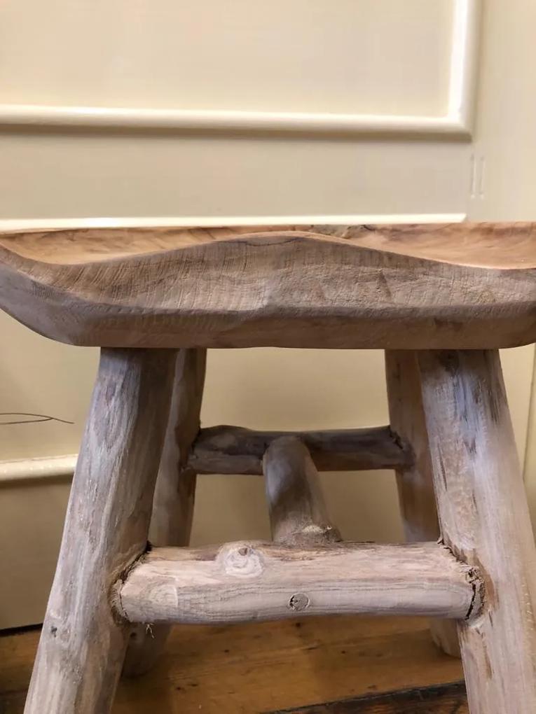 Stolička z teakového dřeva
