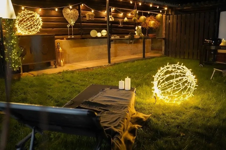 Easy fix 3D LED svítící koule, skládací, pr. 80 cm, teple bílá, bílý kabel, IP67, hliník