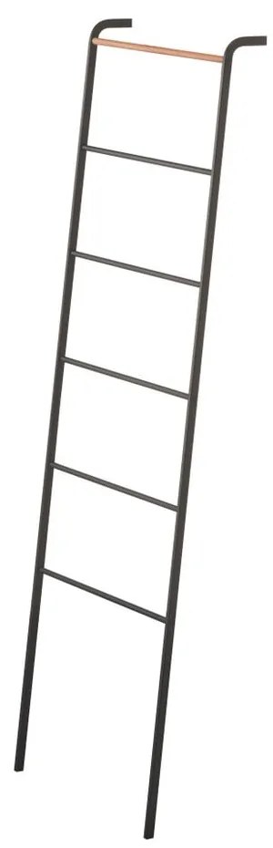 Černý dekorativní žebřík s detailem z bukového dřeva YAMAZAKI Tower Ladder