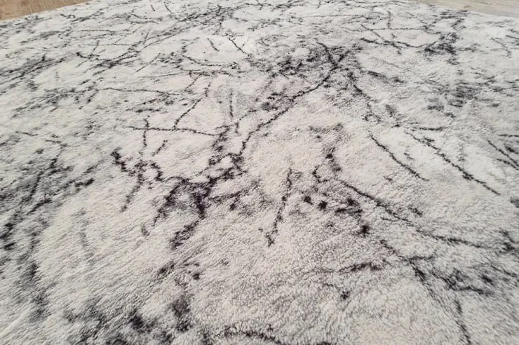 HU Šedo-bílý koberec Plush Deluxe Mramor Rozměr: 50x80 cm