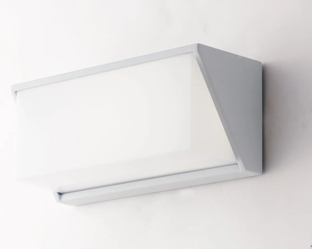 FAN LED-W-LUXON BCO Venkovní nástěnné svítidlo LED LUXON bílá hliník 12W 1550lm CCT IP54 11x25x9,5 cm - FANEUROPE