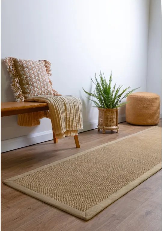 Béžový koberec Flopsy Linen Rozměry: 68x300 cm