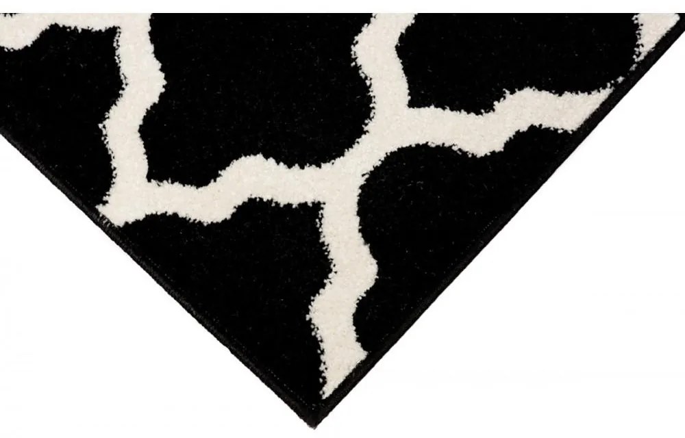 Kusový koberec Berda černý atyp 80x500cm