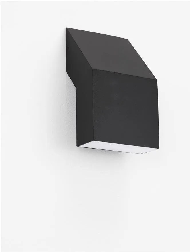 NV 9020928 Venkovní nástěnné svítidlo BRIGITTA černý hliník a akrylový difuzor proti oslnění LED 6W 3000K 100-240V IP65 - NOVA LUCE