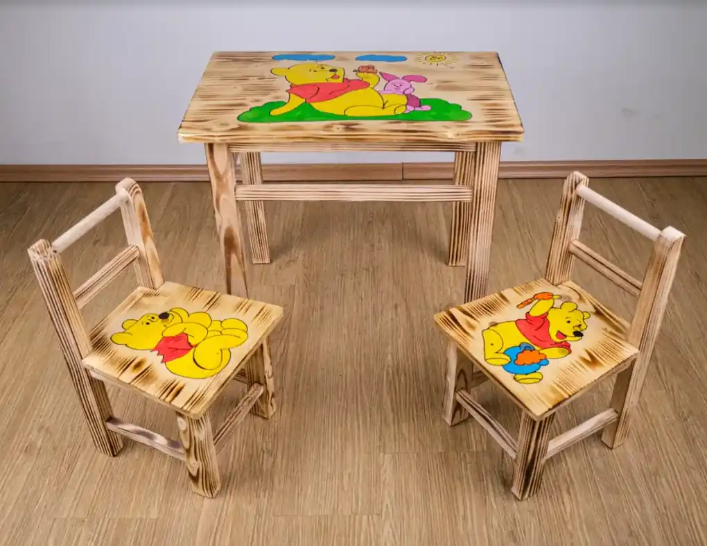 Pietronet Dětský dřevěný stolek Medvídek Pú + 2 židle | Biano