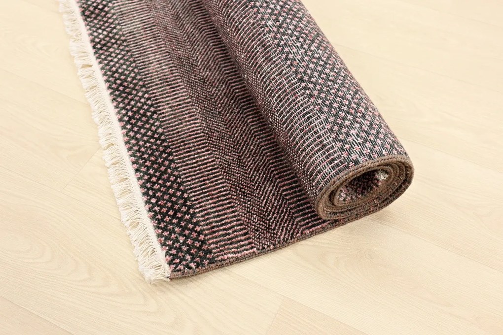 Diamond Carpets koberce Ručně vázaný kusový koberec Diamond DC-MCN Black/rust Rozměry koberců: 120x170