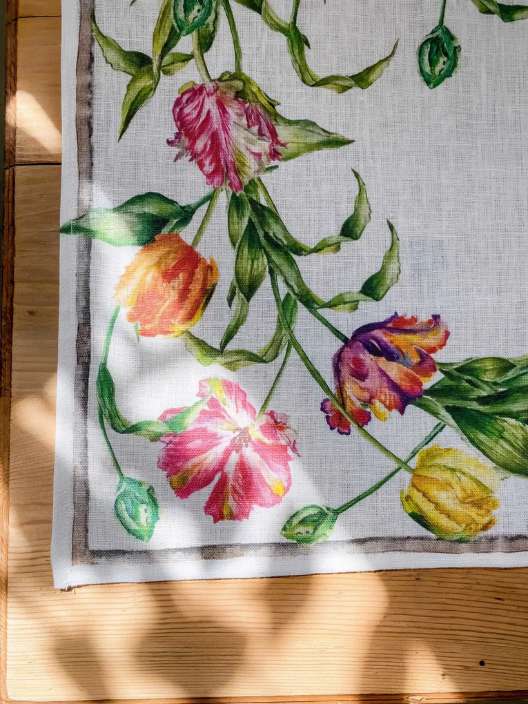 Lenbutik Lněný běhoun na stůl Papouščí tulipány/ Parrot tulips Rozměry ubrusů: 142x50 cm