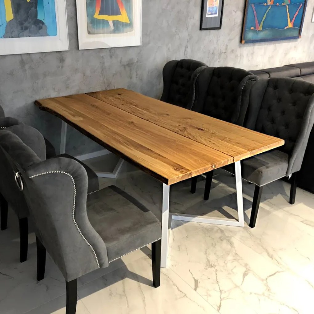 KULHÁNEK Moderní stůl s rustikální hranou a kovovou podnoží "V" Velikost desky: 150x80 cm, Odstín podnože: černá - RAL 9005
