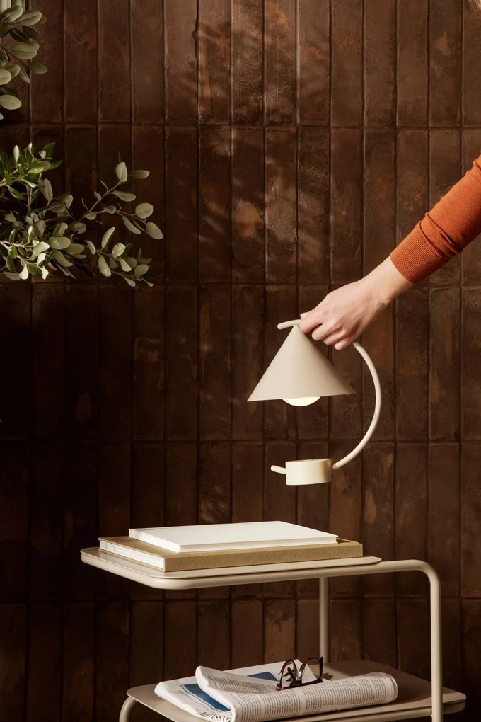 Ferm Living Designová stmívatelná lampa Meridian Cashmere, béžová barva, kov