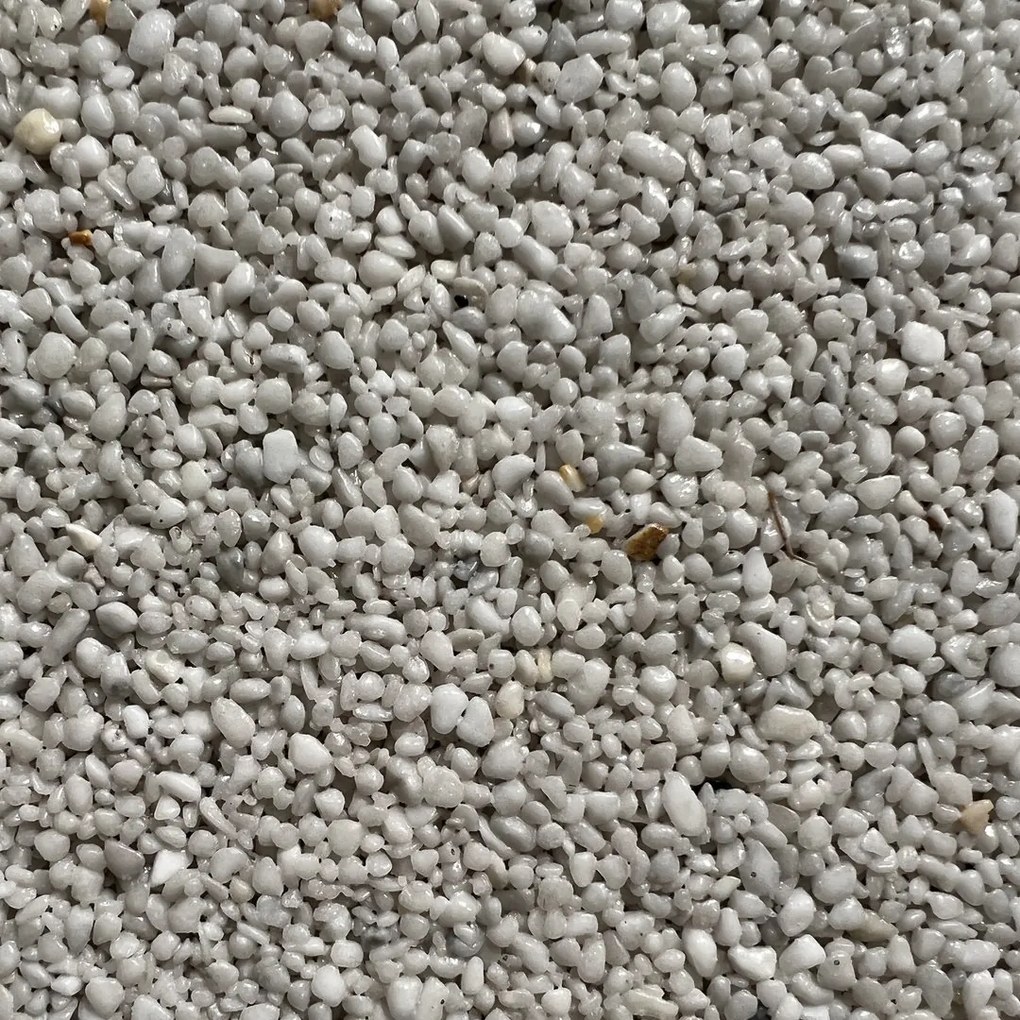 Báča Beton Kamenný koberec na stěnu Bianco Carrara Frakce: Jemná (0,7 – 1,8 mm), vydatnost setu 3,5 m², Doporučené použití v: exteriéru - polyuretanové pojivo