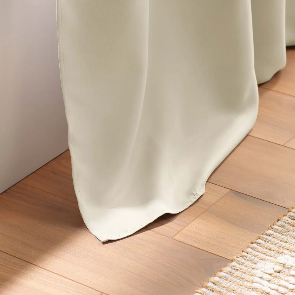 Béžový zatemňovací závěs 135x180 cm Occult – douceur d'intérieur