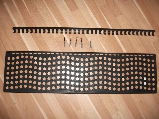 Gumová schodová rohož 105 x 29 cm (s možností uchycení lištou) - šroubovatelné