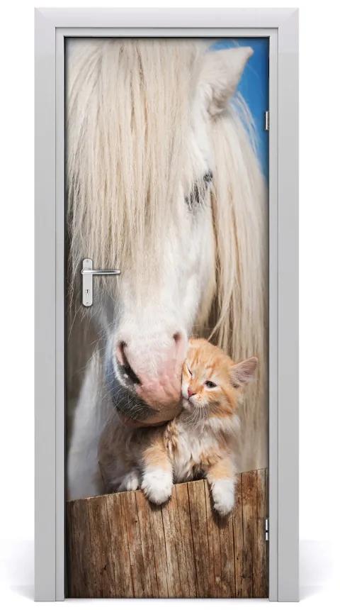 Samolepící fototapeta na dveře Bílý kůň s kočkou 85x205 cm