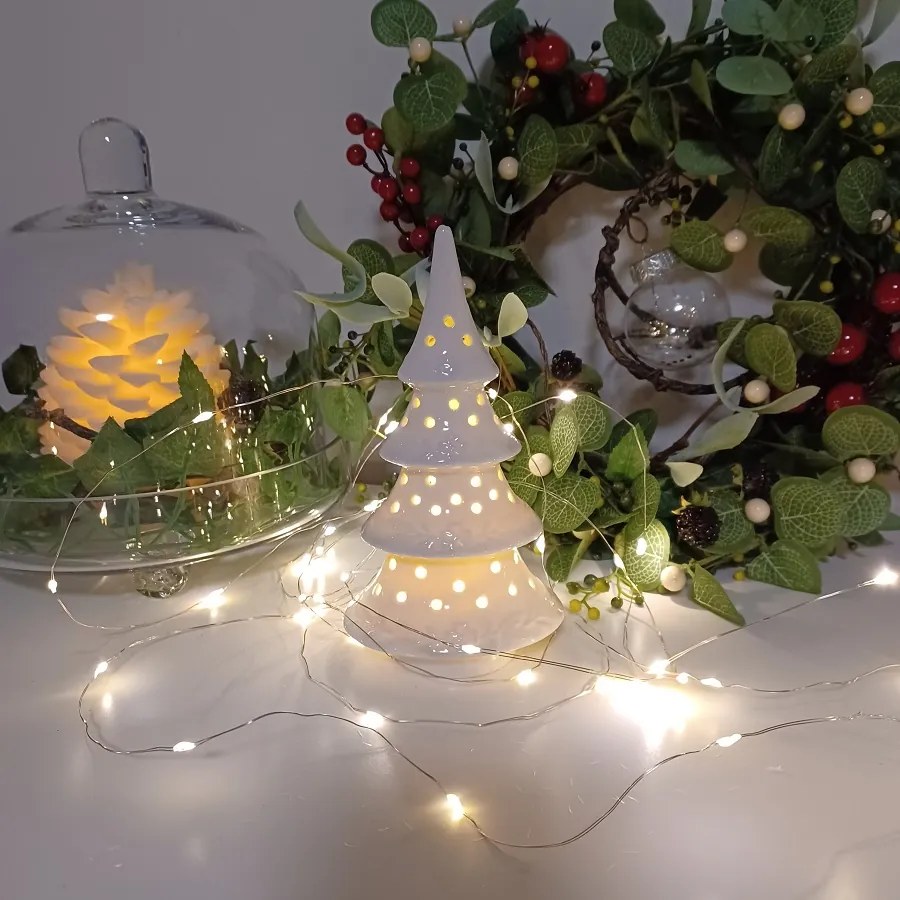 LED dekorace keramický stromeček, 9 × 7,4 × 17,8 cm, teple bílá, 2× LR44