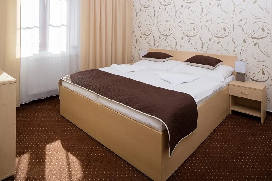 DADKA Přehoz Ultra 51R-66-390 světle šedá/tmavě modrá 135x245 cm