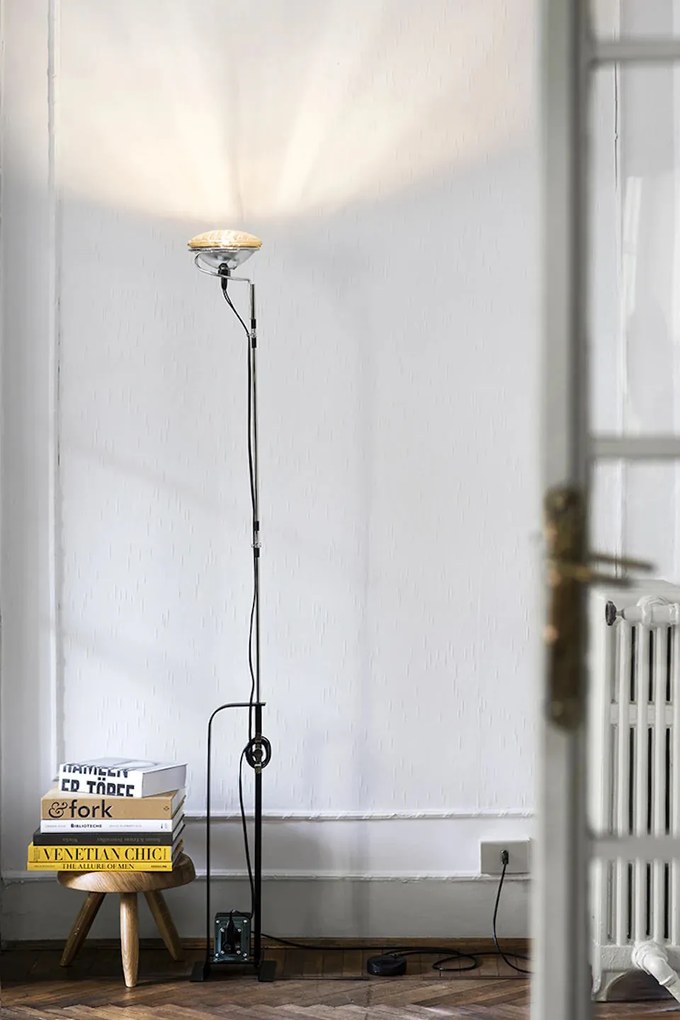 Flos F7610030 Toio, matně černá industriální lampa pro nepřímé osvětlení, 1x300W PAR56 MFL, výška až 195cm