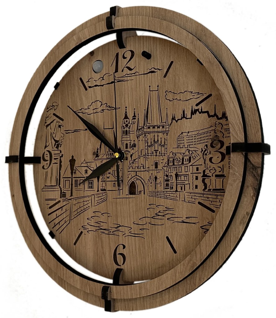 Li-Go "Praha" Světelné hodiny 32 cm provedení povrchu: dub, varianta napájení svítidla: baterie+pohybové čidlo