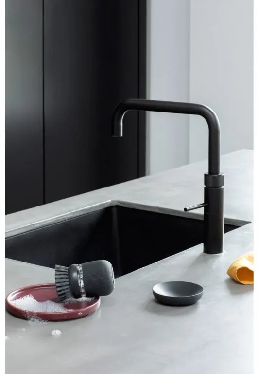 Brabantia SINK SIDE Kartáč se zásobníkem na mycí prostředek 10,5x8,5x8,5 cm - tmavá šedá