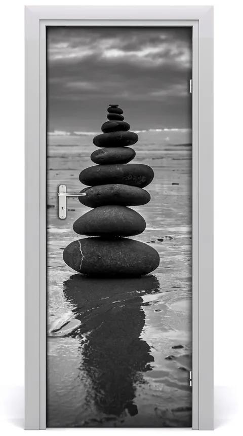 Fototapeta na dveře kameny na pláži 85x205 cm